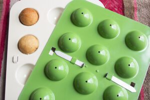 Candy Cane Christmas Cake Pops – Our Farmer House | Dream, Build, and ...